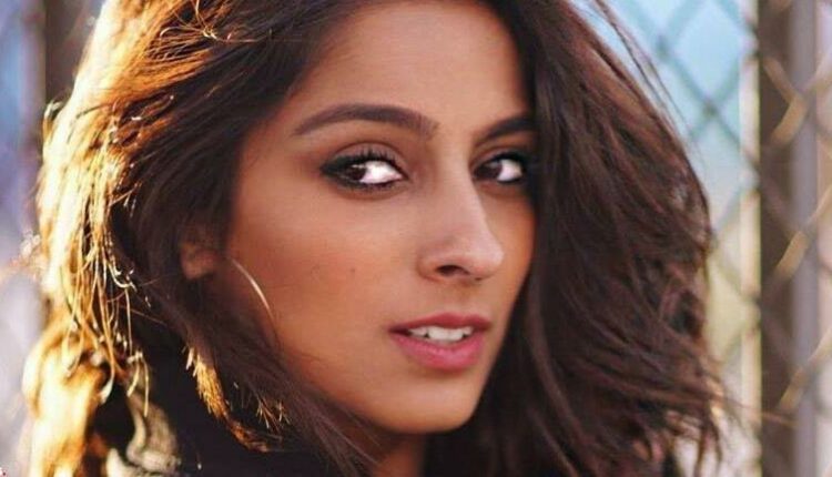 Simmi Singh Wiki Bio, age, older sister, height, net worth, boyfriend ...
